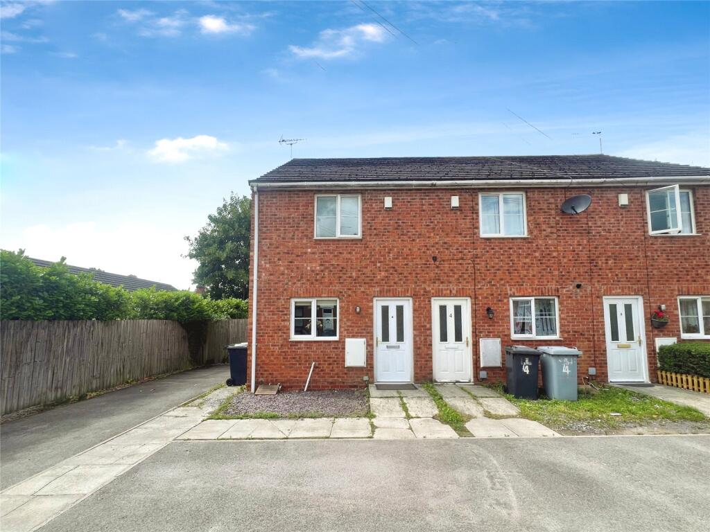 2 bedroom end of terrace house for sale in Amy Street, Crewe, Cheshire, CW2