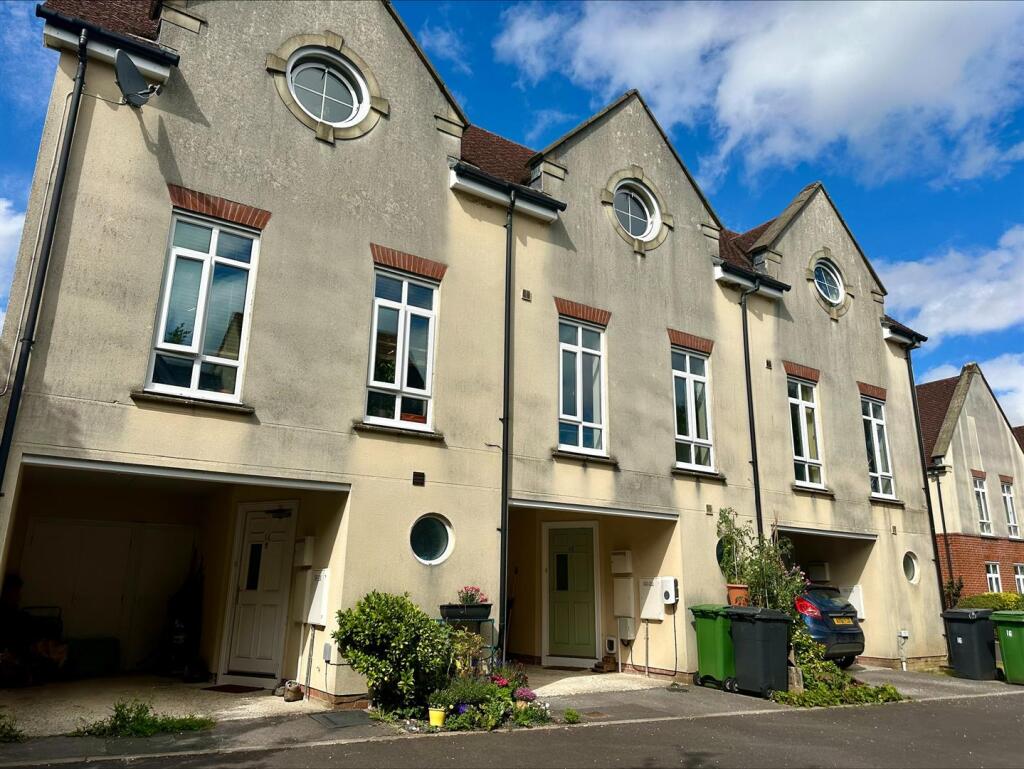 3 bedroom town house for sale in Bell Mews, Whitchurch, RG28