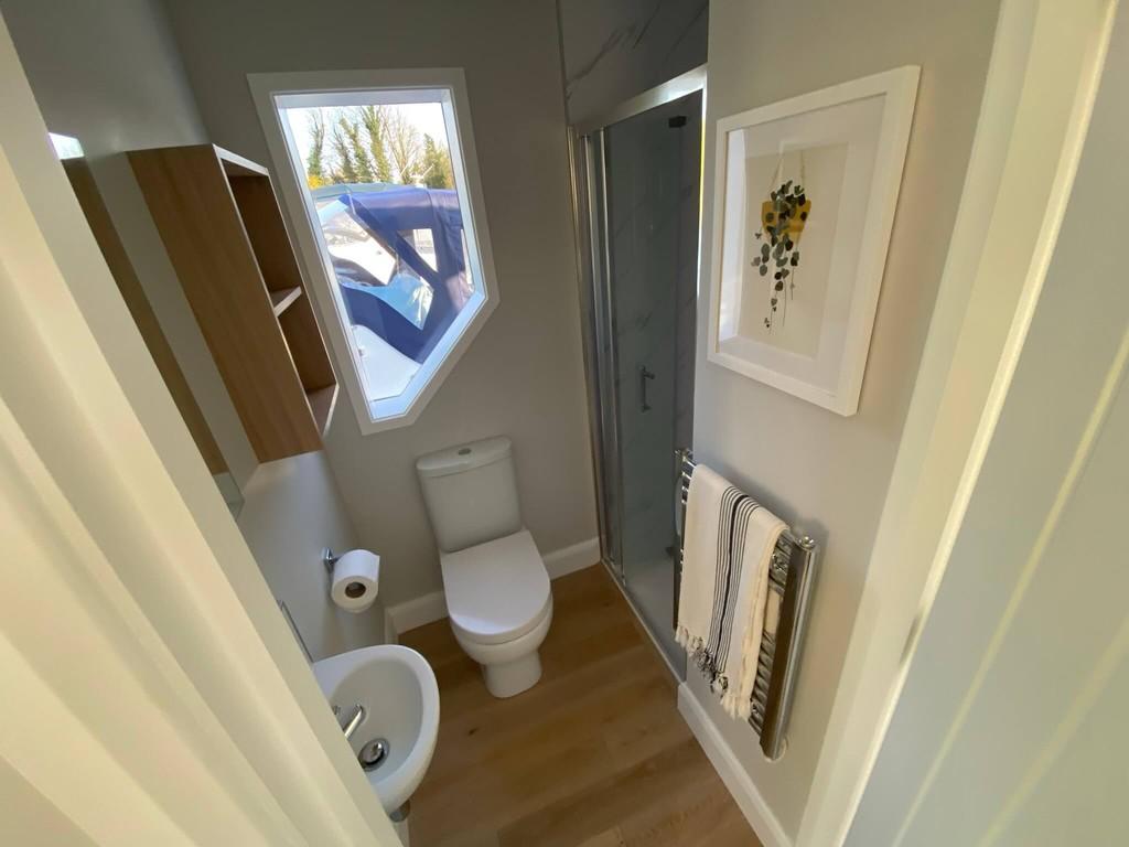 1 bedroom house boat for sale in Marina Approach, West Quay Drive, UB4