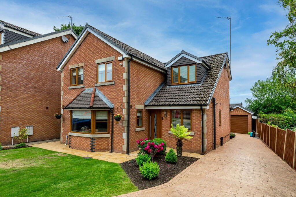 4 bedroom detached house for sale in Eagley View, Bury, BL8 2HL, BL8