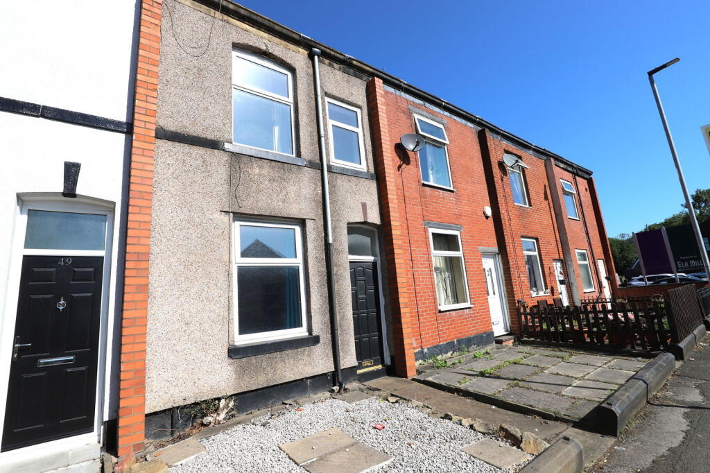 3 bedroom semi-detached house for rent in Bond Street, Bury, Greater ...