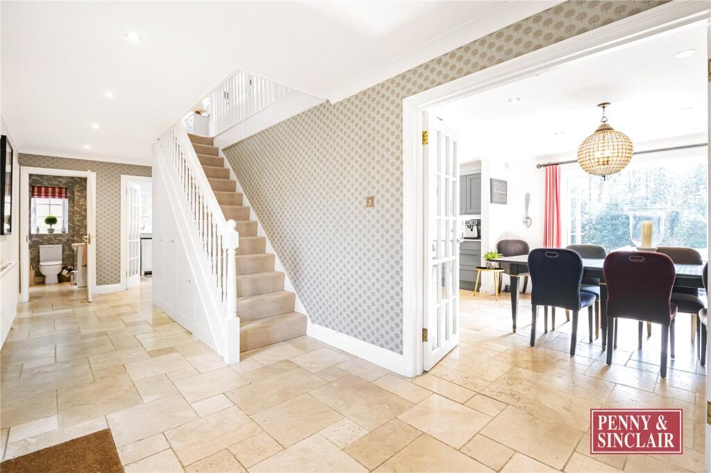 5 bedroom detached house for sale in Stoke Row, RG9 5RB, RG9