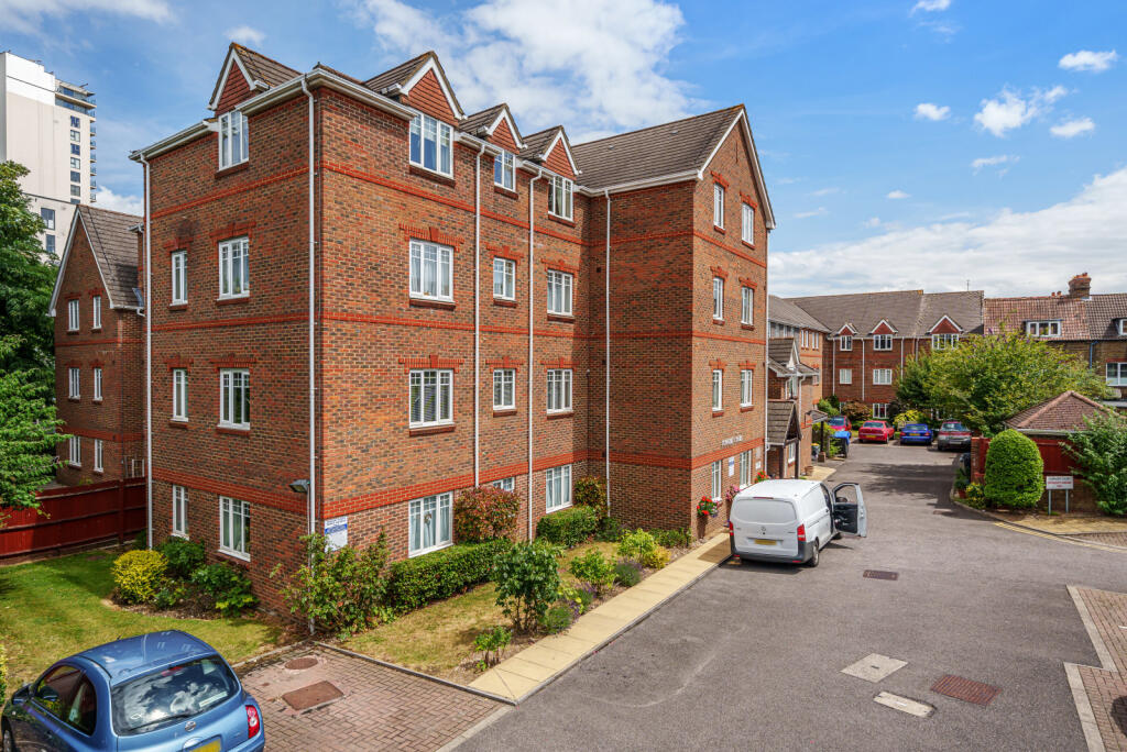 2 bedroom apartment for sale in York Road, Woking, GU22