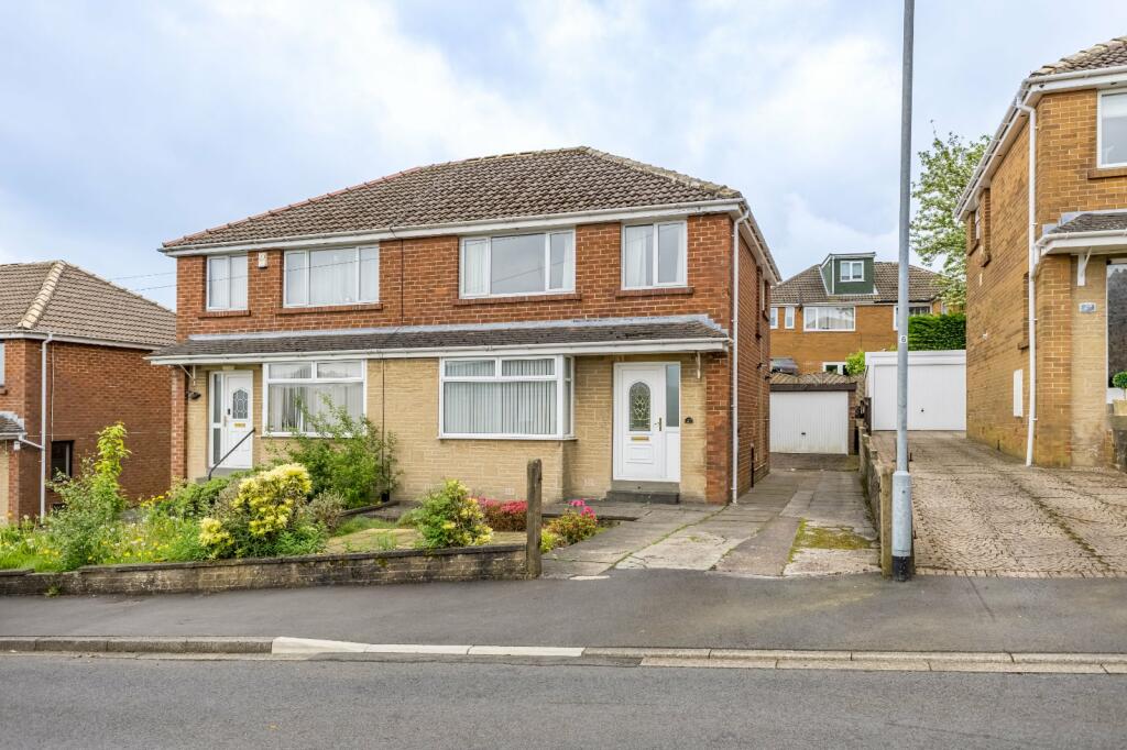 3 Bedroom Semi Detached House For Sale In Whingrove Avenue Meltham