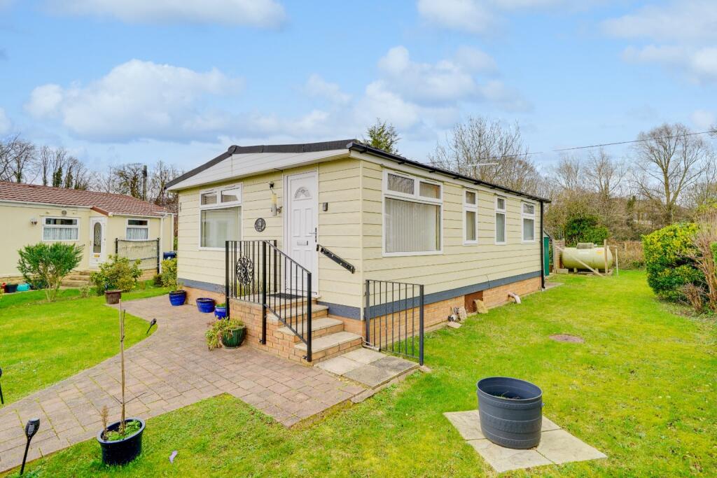 1 bedroom park home for sale in Willow Way, St. Ives, Cambridgeshire, PE27