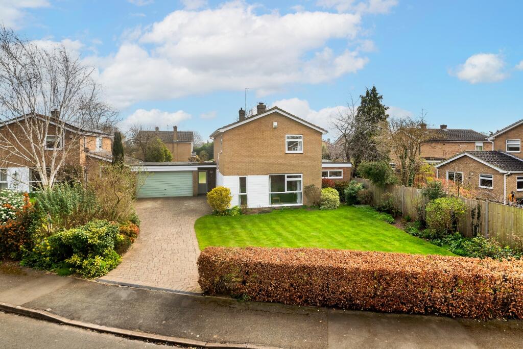 4 bedroom detached house for sale in Sadlers Way, Hemingford Grey ...