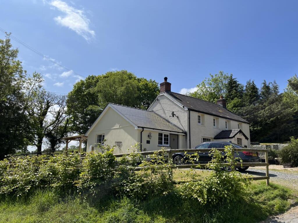 3 bedroom smallholding for sale in Esgardawe, Llandeilo, SA19