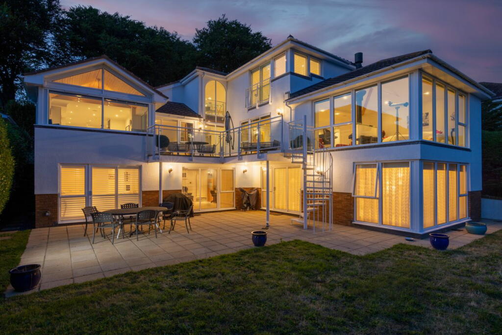 4 bedroom detached house for sale in Thatcher Avenue,Torquay,Devon,TQ1 ...