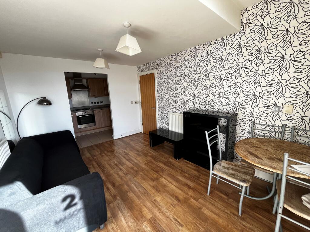 2 bedroom apartment for rent in Mason Way, B15