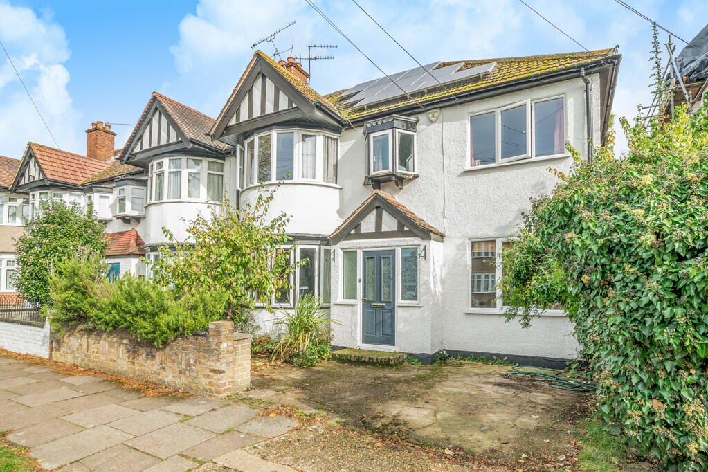 5 bedroom end of terrace house for sale in Victoria Road, Ruislip ...