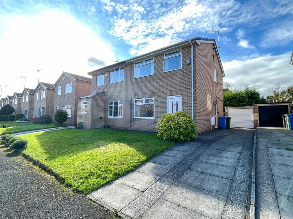 3 bedroom semi-detached house for sale in Ivy Green Drive, Springhead ...