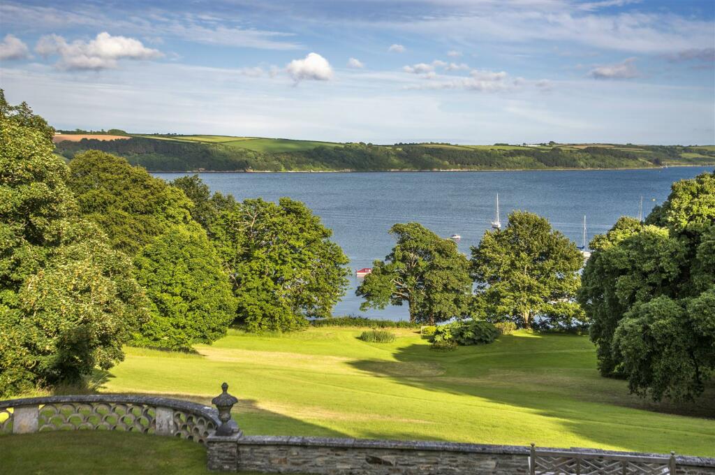 3 bedroom apartment for sale in Feock | South Cornwall, TR3