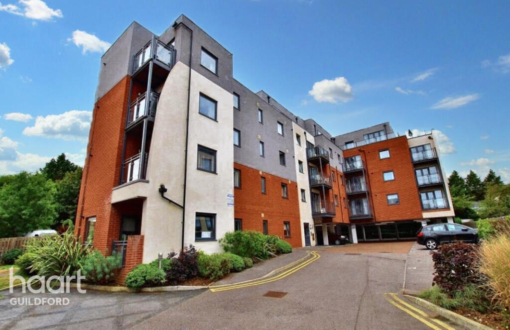 1 bedroom apartment for sale in Walnut Tree Close, Guildford, GU1