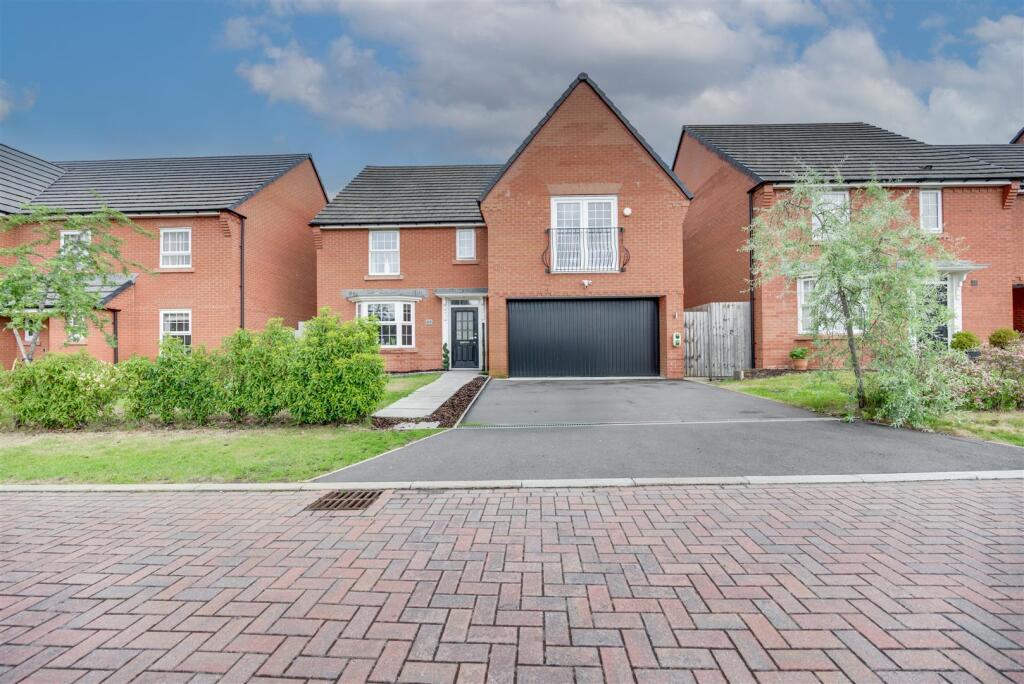 4 bedroom detached house for sale in Blue Cedar Way, Somerford ...