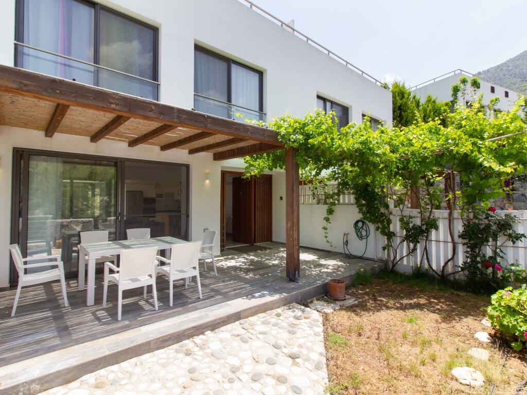 4 bedroom town house for sale in Kyrenia/Girne, Bellapais, north of Cyprus