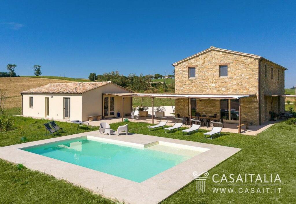 5 bedroom villa for sale in Le Marche, Macerata, Italy