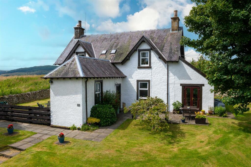 3 bedroom detached house for sale in Eilrig, Roberton, Hawick TD9 7PR, TD9