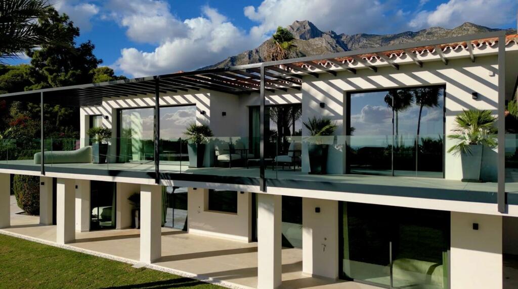 5 bedroom detached villa for sale in Andalucia, Malaga, The Golden Mile ...