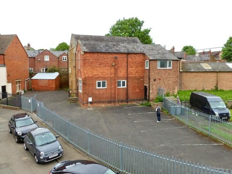 Workshop to lease in Well Lane, NN14