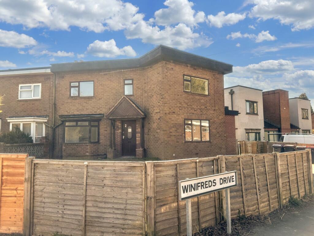 4 bedroom semi-detached house for sale in East Avenue, Donnington ...