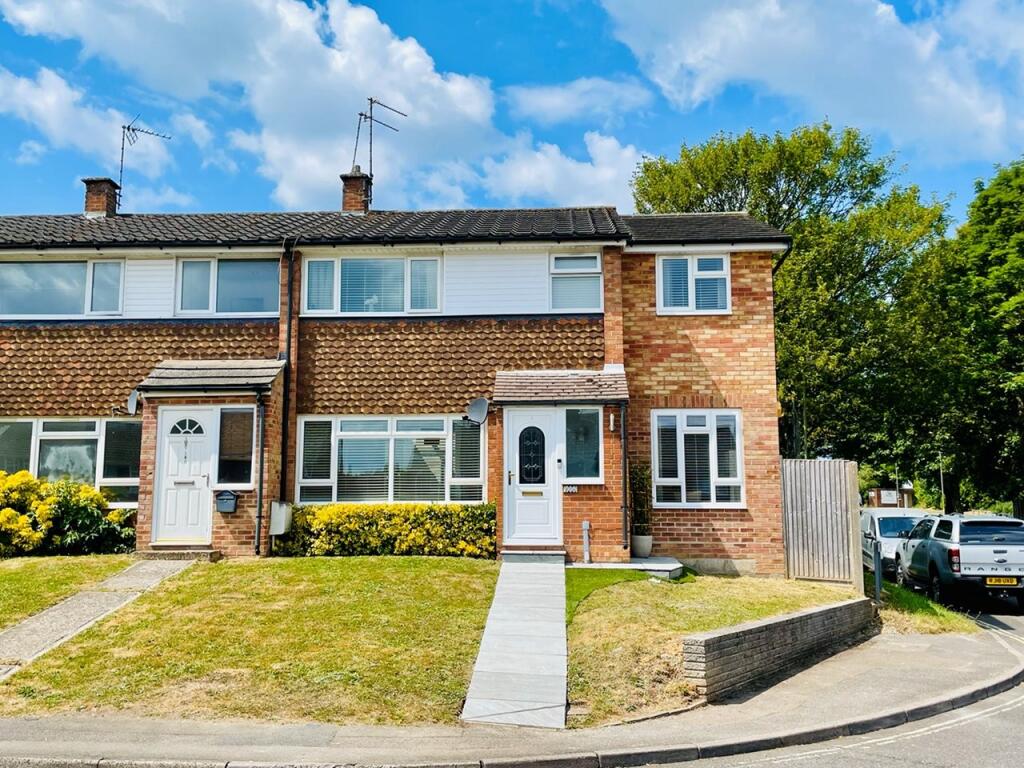 4 bedroom end of terrace house for sale in Cranbourne Lane, Basingstoke ...