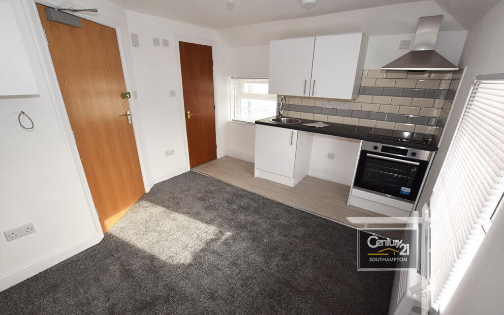 Studio flat for rent in |Ref: R166294|, Junction Road, Totton ...