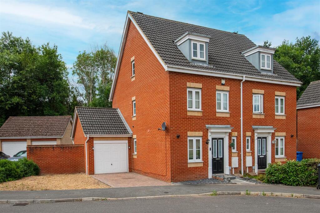 3 bedroom semi-detached house for sale in Abbots Way, Kettering, NN15