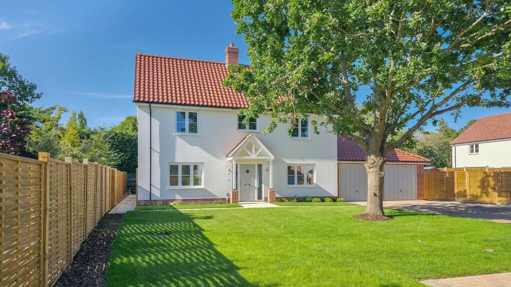 4 bedroom detached house for sale in Samphire Place, Westleton, IP17