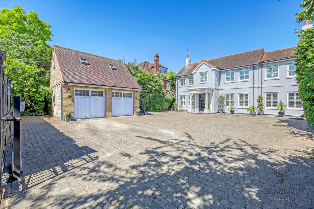 5 bedroom detached house for sale in Springfield Road, Chelmsford, CM2 ...