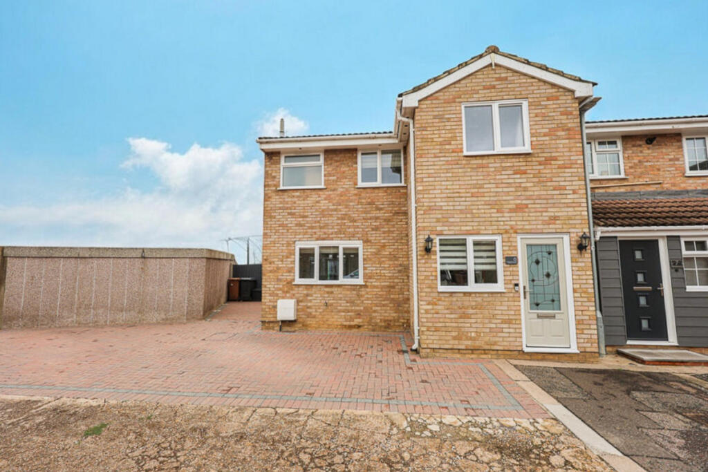 3 bedroom semi-detached house for sale in Heather Court, Chelmsford ...
