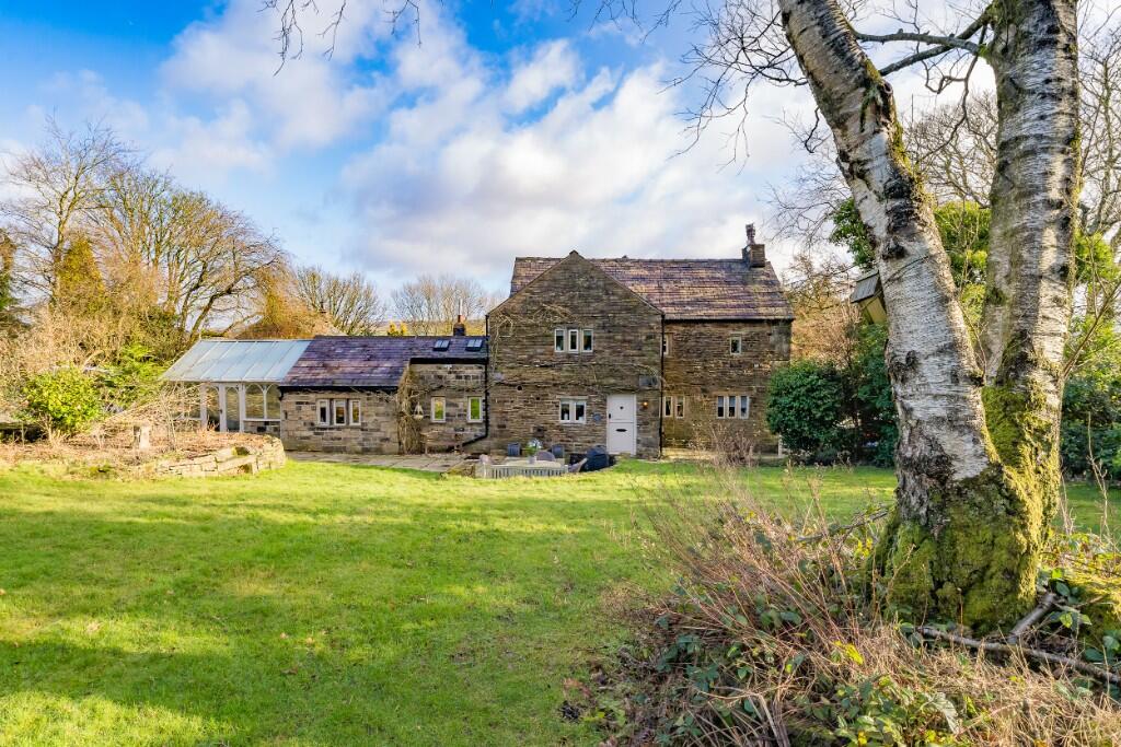 3 bedroom mews property for rent in Entwistle Hall Lane, Bolton ...