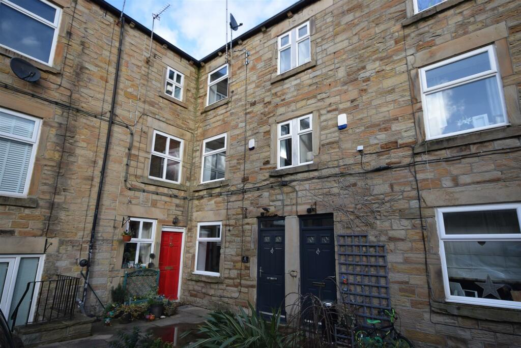 Free property report 6, Grove Square, Gomersal, Cleckheaton, BD19 4JS ...