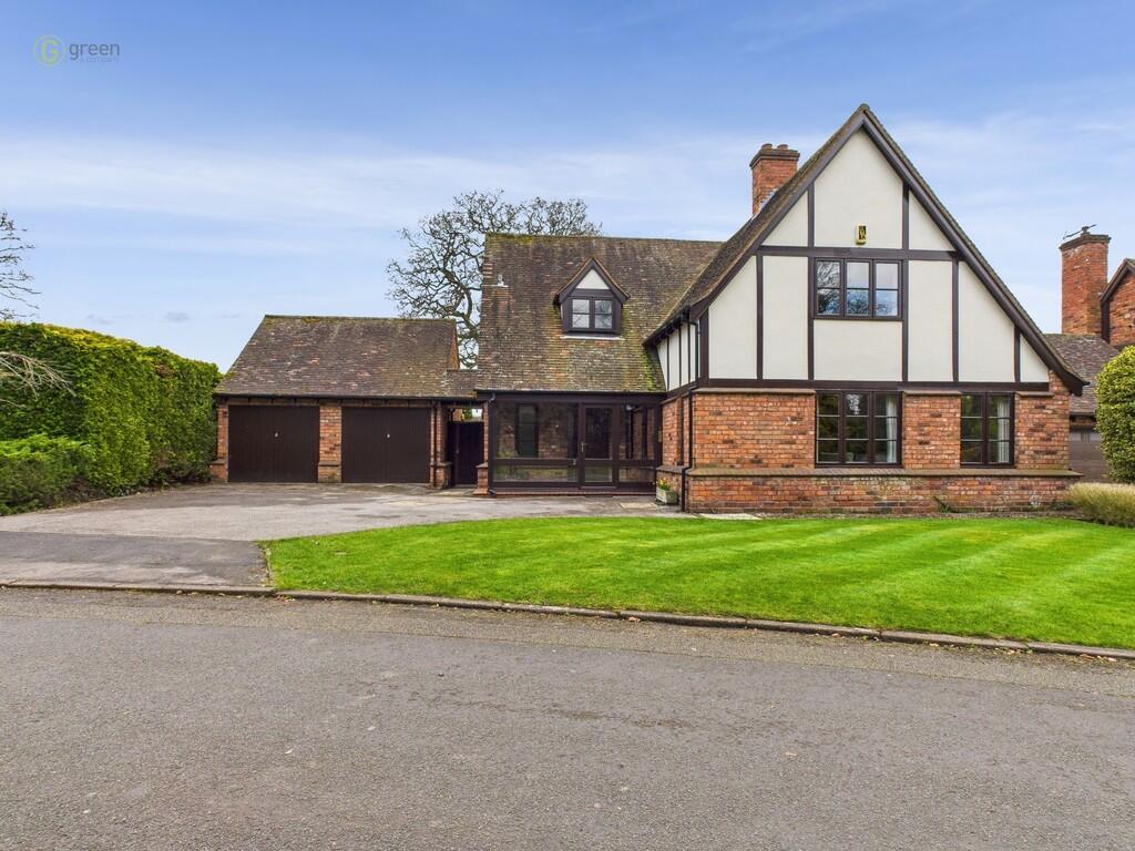 4 bedroom detached house for sale in Broadoaks, Walmley, B76