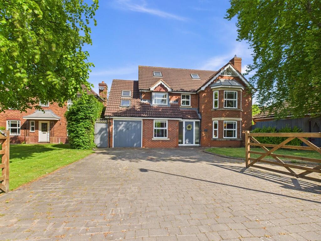 5 bedroom detached house for sale in Barrack Close, Sutton Coldfield, B75