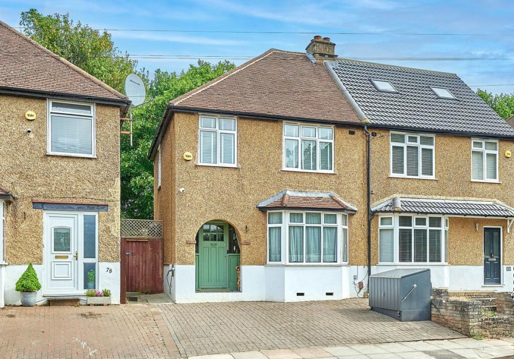 3 bedroom semi-detached house for sale in Campfield Road, St. Albans ...