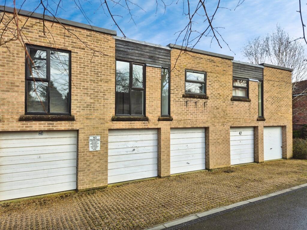 1 bedroom apartment for sale in Ouse Lea, York, North Yorkshire, YO30