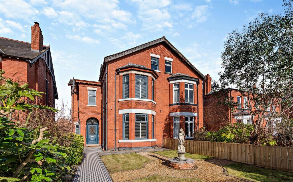 5 bedroom semi-detached house for sale in Hoole Road, Chester, CH2