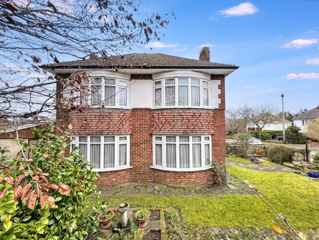 3 bedroom detached house for sale in Queens Park Border, Bournemouth, BH8