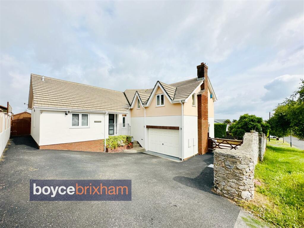 4 bedroom detached house for sale in Victoria Road, Brixham, TQ5