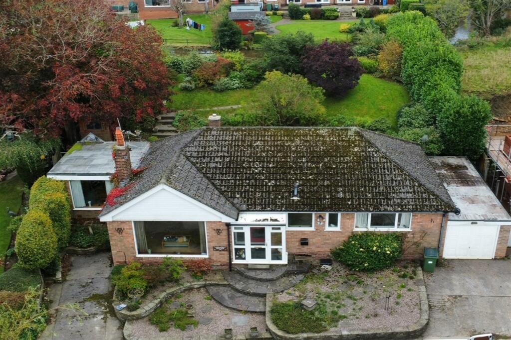 3 bedroom detached bungalow for sale in Kinder Drive, Marple, SK6