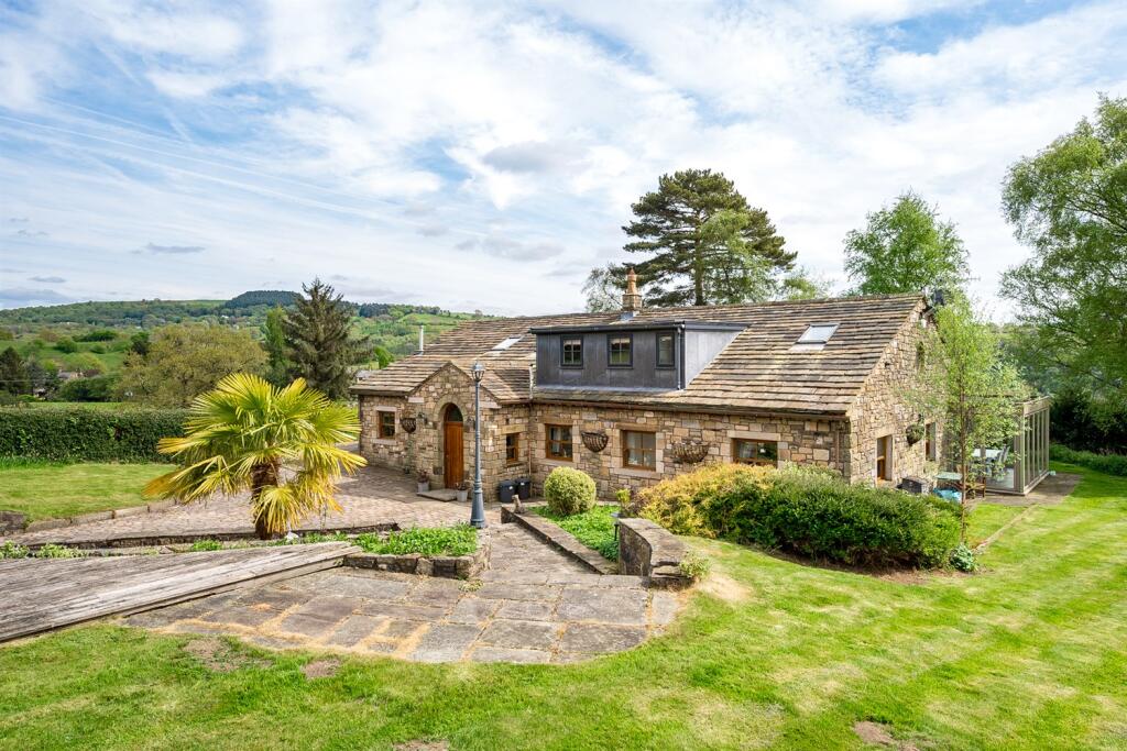 6 bedroom detached house for sale in School Lane, Compstall, Stockport, SK6