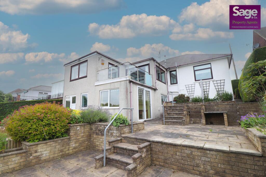 4 bedroom detached house for sale in Hand Farm Road, New Inn, Pontypool ...