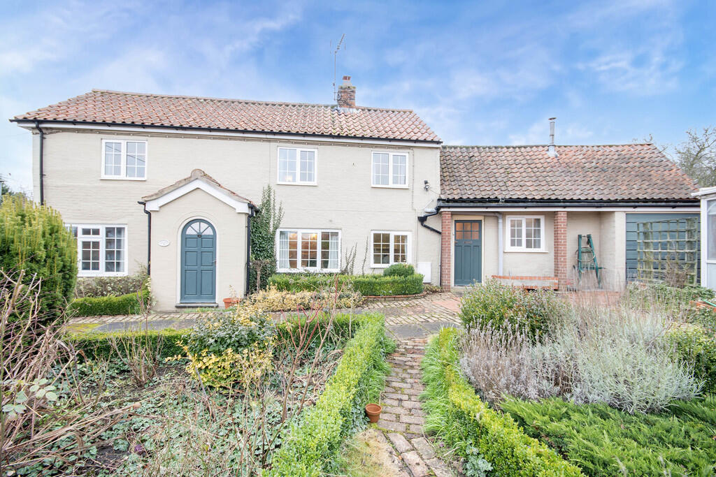 3 bedroom cottage for sale in Rectory Lane, Gamston, Retford, DN22