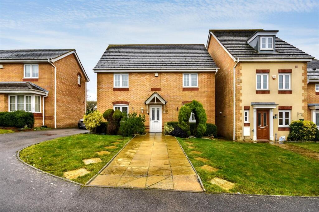 4 bedroom detached house for sale in Chepstow Road, Corby, NN18