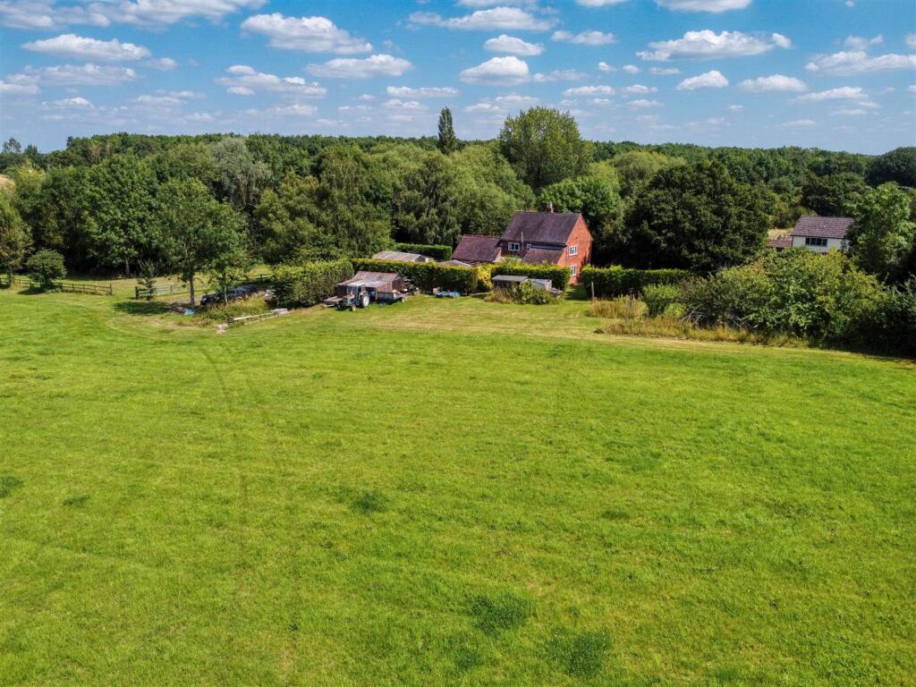 3 bedroom cottage for sale in The Cottage, Little Liverpool, Coton-In ...