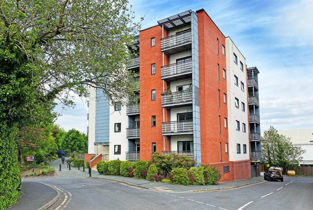 2 bedroom apartment for sale in Denmark Street, Altrincham, WA14