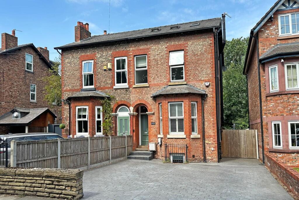 4 bedroom semi-detached house for sale in Stockport Road, Timperley, WA15