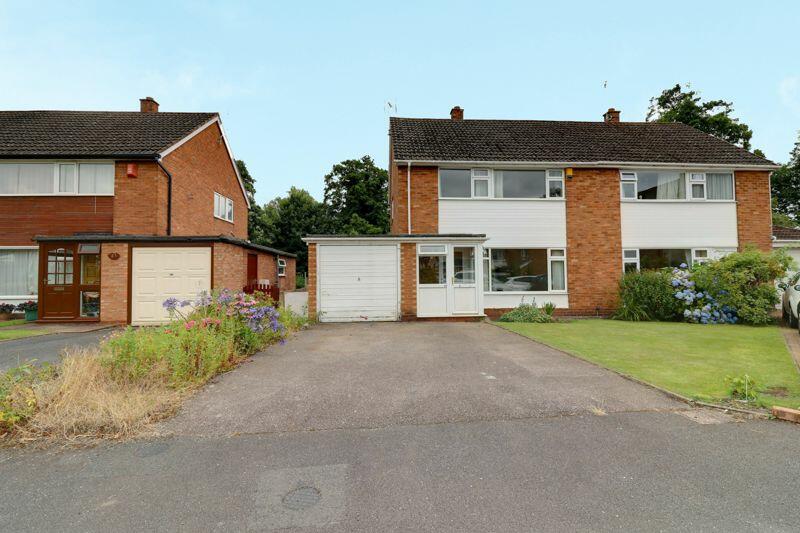 3 Bedroom Semi Detached House For Sale In Richmond Close Stafford