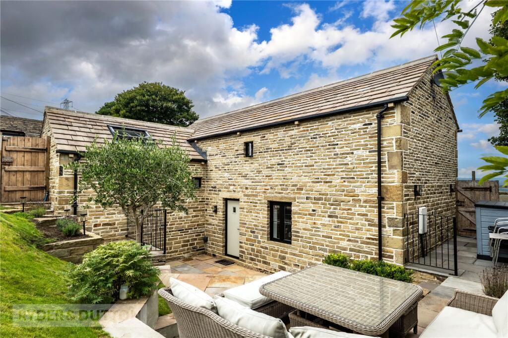 2 bedroom detached house for sale in Fixby, Huddersfield, West ...