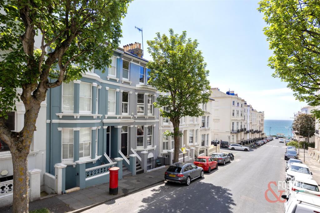 4 bedroom terraced house for sale in Eaton Place, Brighton, BN2